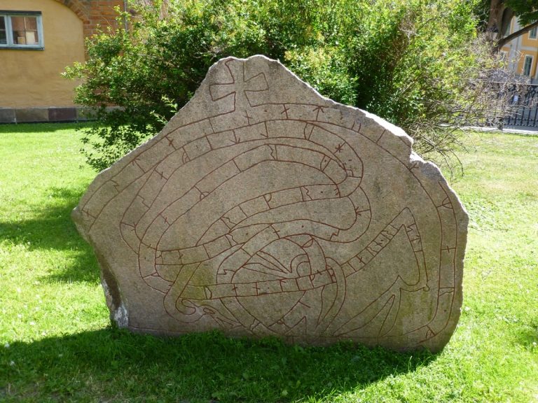 Old Nordic Symbols: Norse Runes & Viking Ornaments (Meanings & Examples)