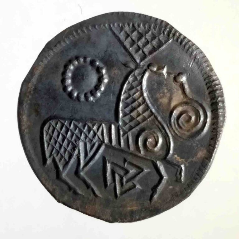 The Norse ‘Valknut’: Origins & Meanings of the Triangle Knot